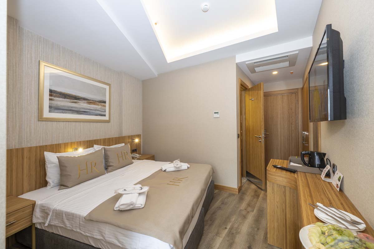 STANDARD DOUBLE ROOM