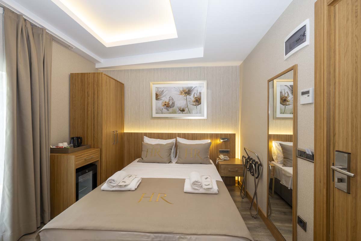 STANDARD DOUBLE ROOM